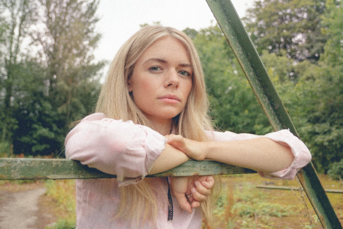 INTERVIEW: Chloe Foy – Picky Bastards